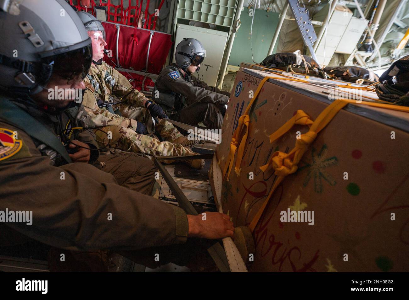 (Right to left) U.S. Air Force Airman 1st Class Cameron Palmer, Tech ...