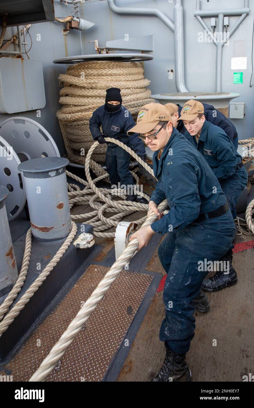 221204-N-OM737-1033 ATLANTIC OCEAN (Dec. 4, 2022) Wasp-class amphibious ...