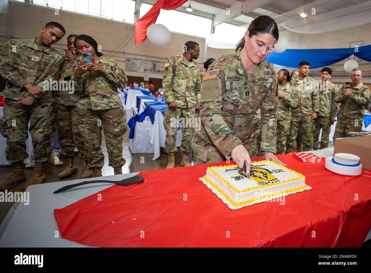 The North Carolina National Guard hosts a meal for the 112th Financial ...