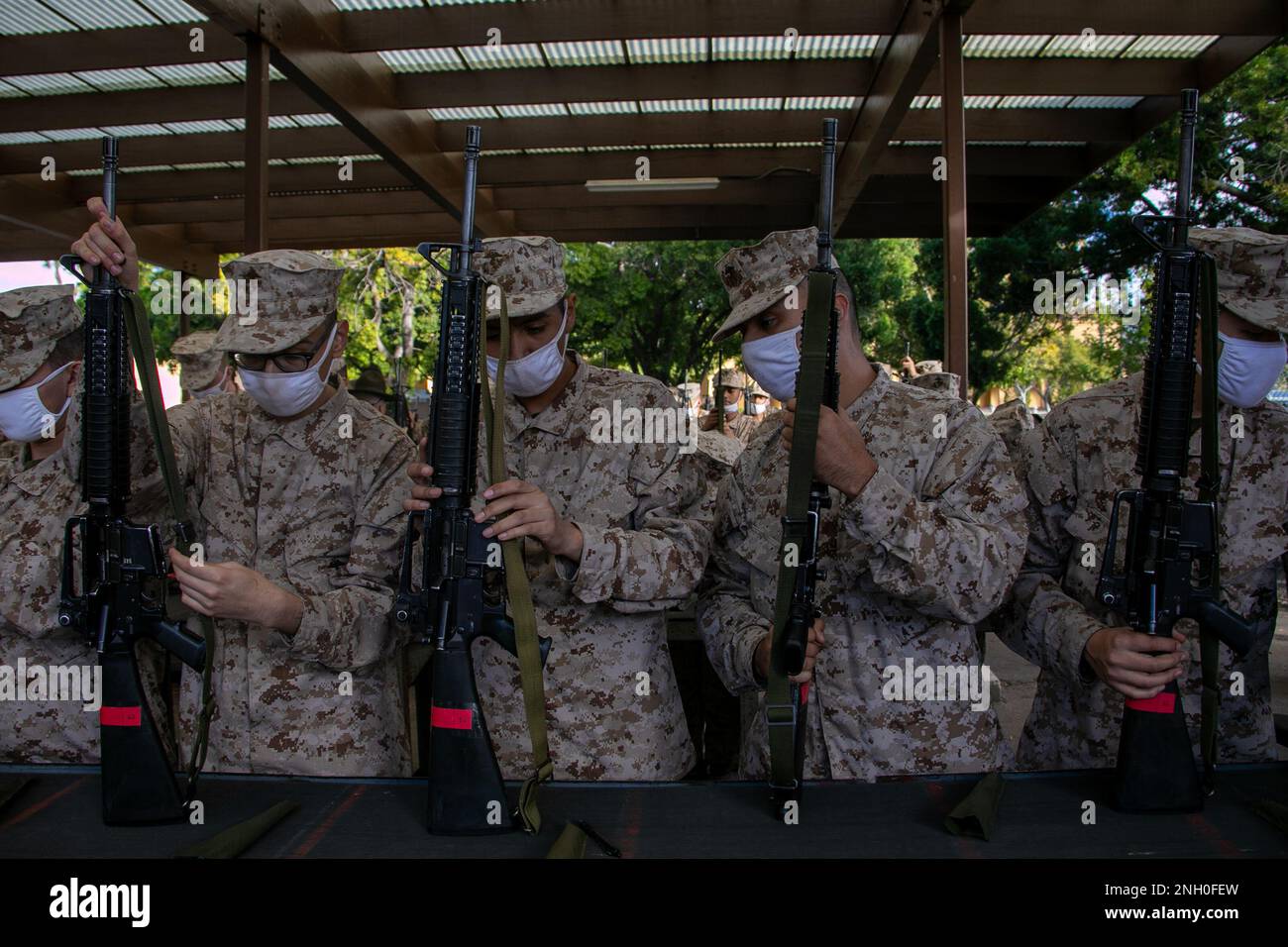 U.S. Marine Corps recruits with Delta Company, 1st Recruit Training ...