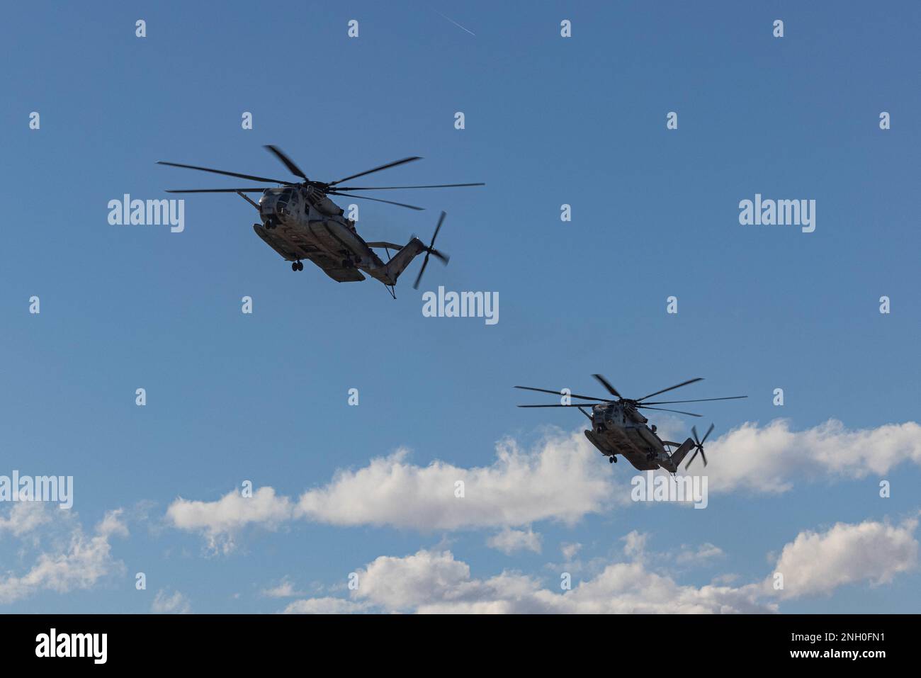 U.S. Marine Corps CH-53E Super Stallions with Marine Heavy Helicopter ...