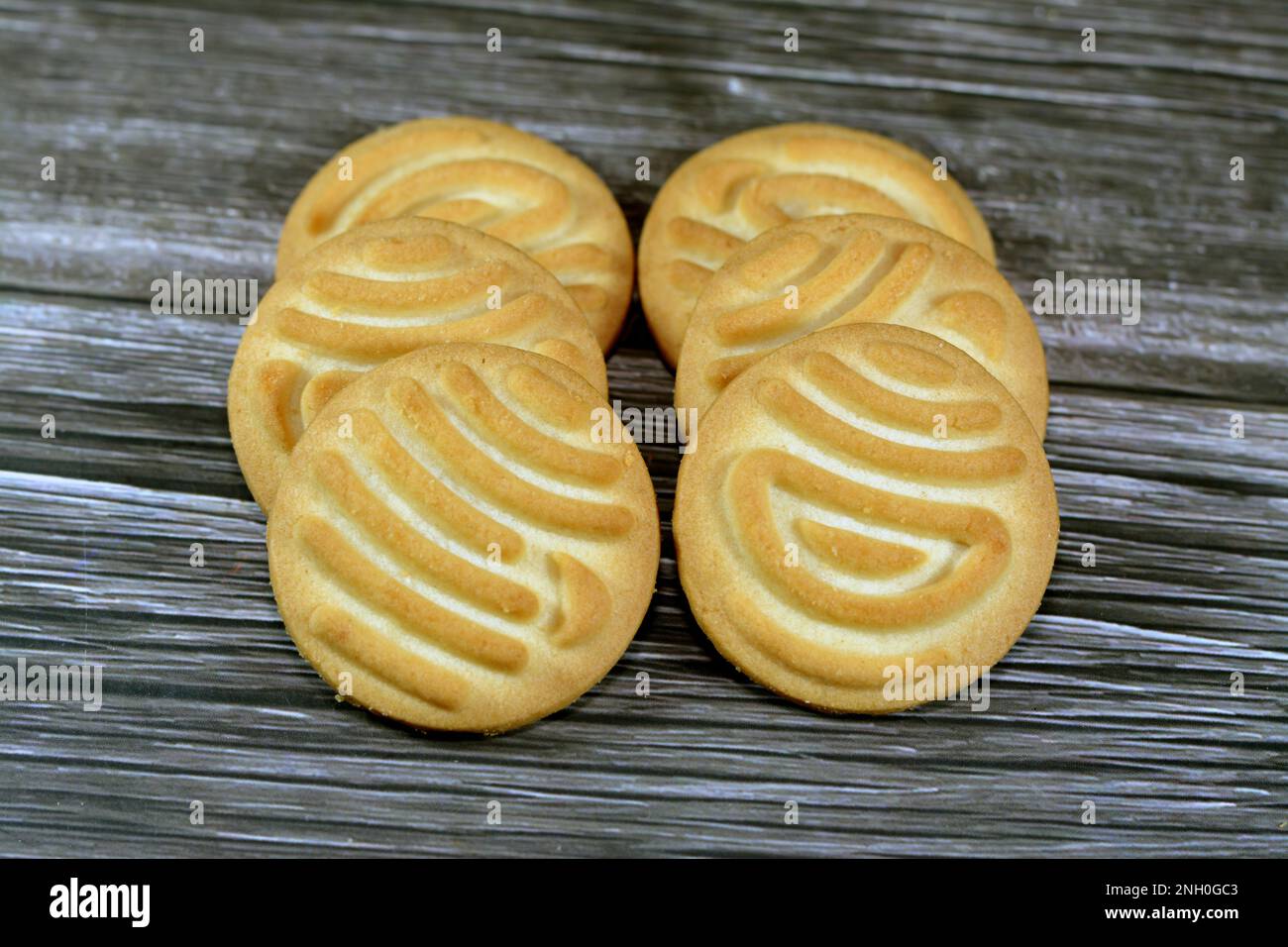 Golden brown biscuits hi-res stock photography and images - Alamy