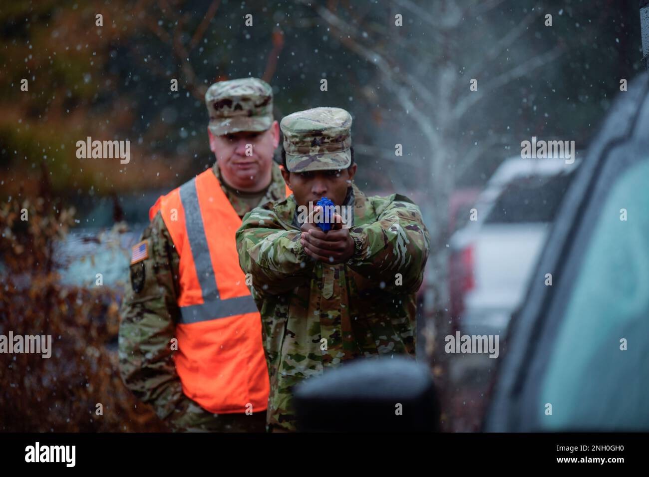 Washington National Guard Soldiers with the 506th Military Police ...