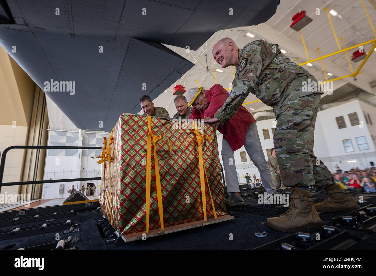 (Right to left) Col. Kyle Benwitz, 515th Air Mobility Operations Wing ...