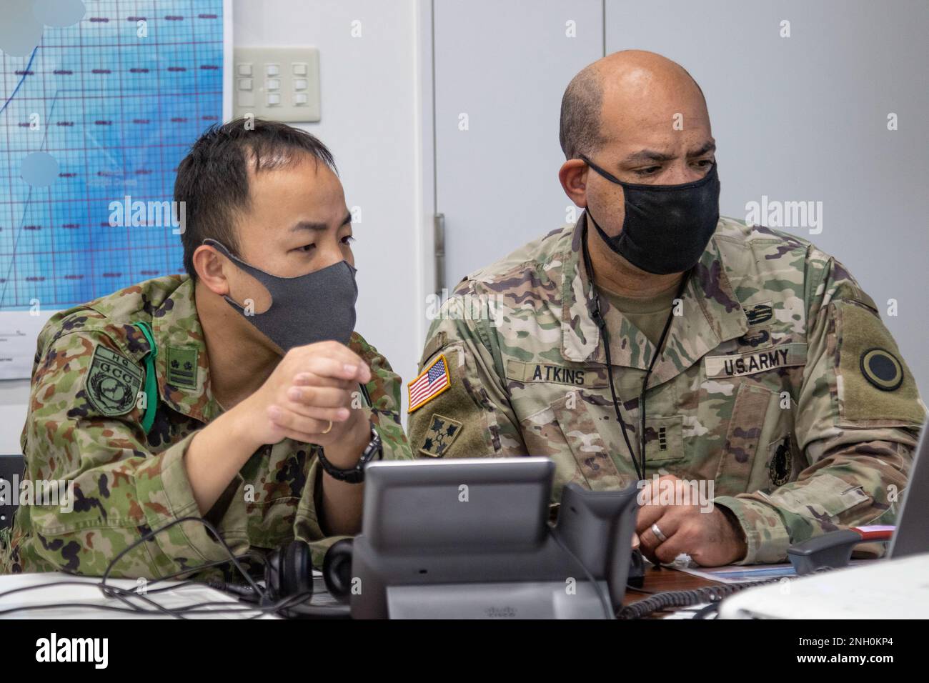 Japan Ground Self-Defense Force members work alongside U.S. Army ...
