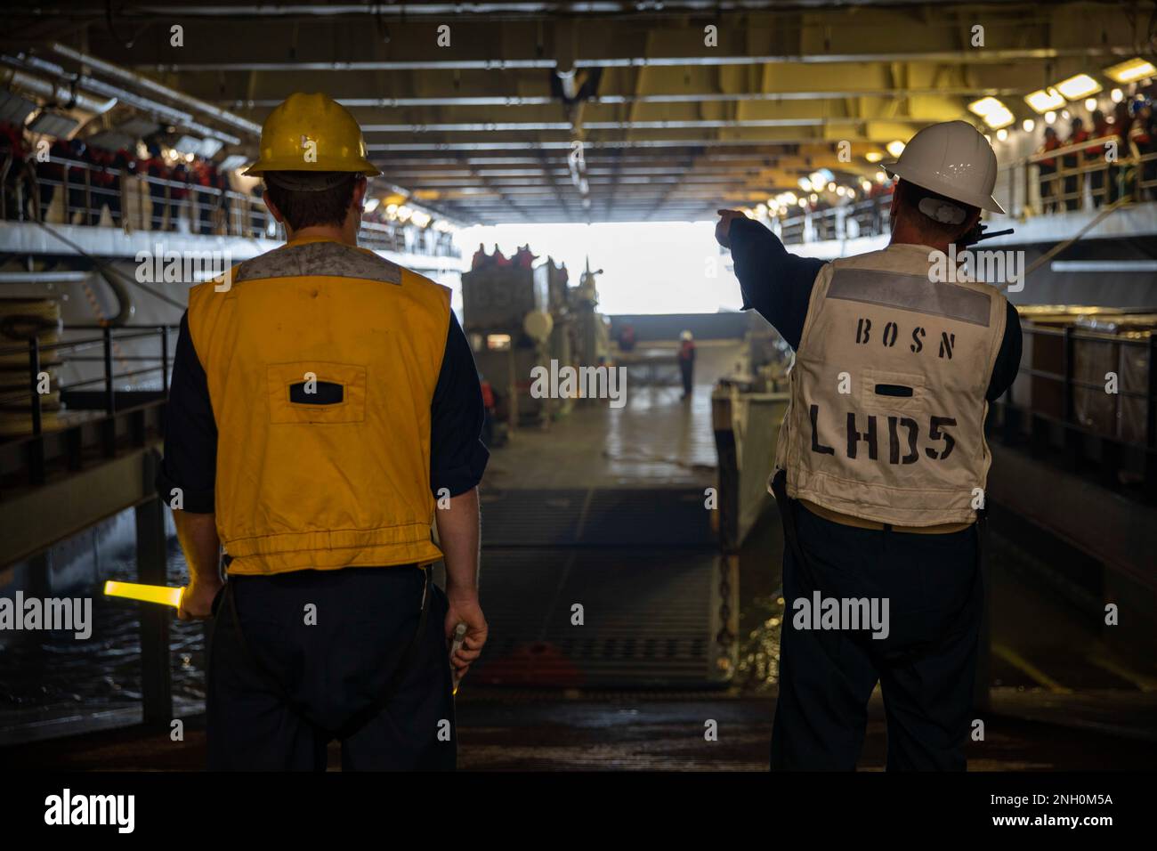 221205-N-VO895-1115 ATLANTIC OCEAN (Dec. 5, 2022) The Wasp-class ...