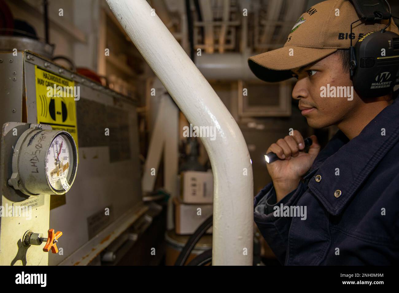 221205-N-VO895-1193 ATLANTIC OCEAN (Dec. 5, 2022) Machinist’s Mate 2nd ...