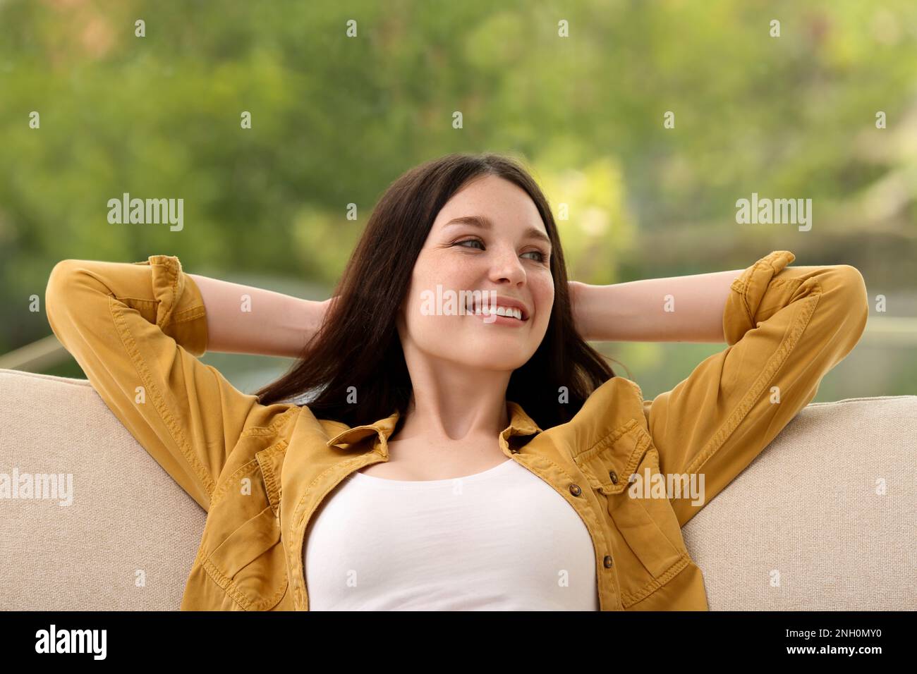 Teenage girl relaxing hi-res stock photography and images - Alamy