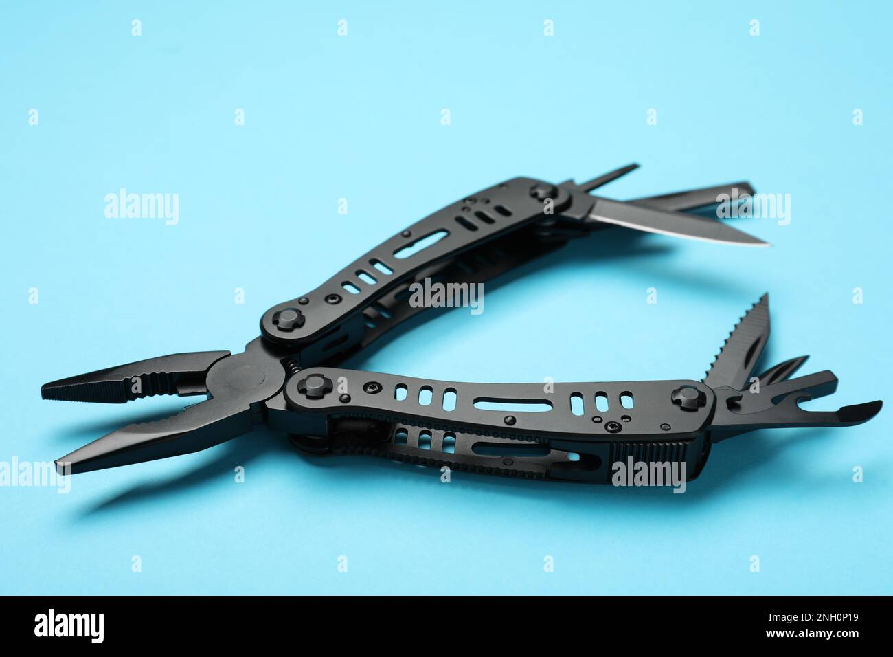 Black multitool hi-res stock photography and images - Alamy