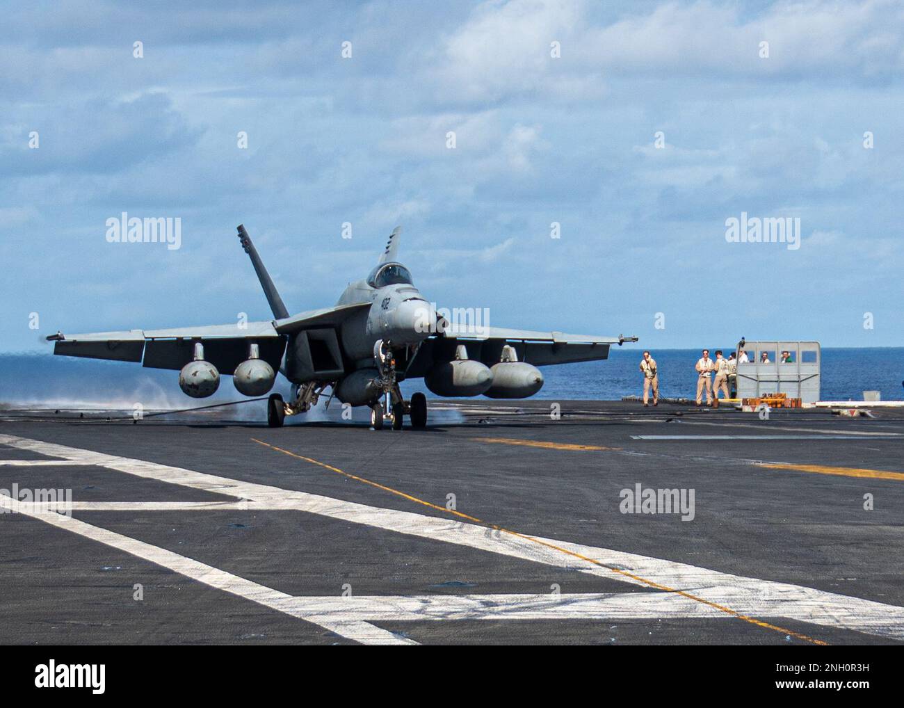 221205-N-WU964-1152 PHILIPPINE SEA (Dec. 5, 2022) An F/A-18E Super ...