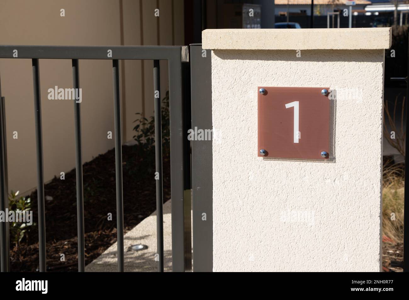 House number 1 sign hi-res stock photography and images - Alamy