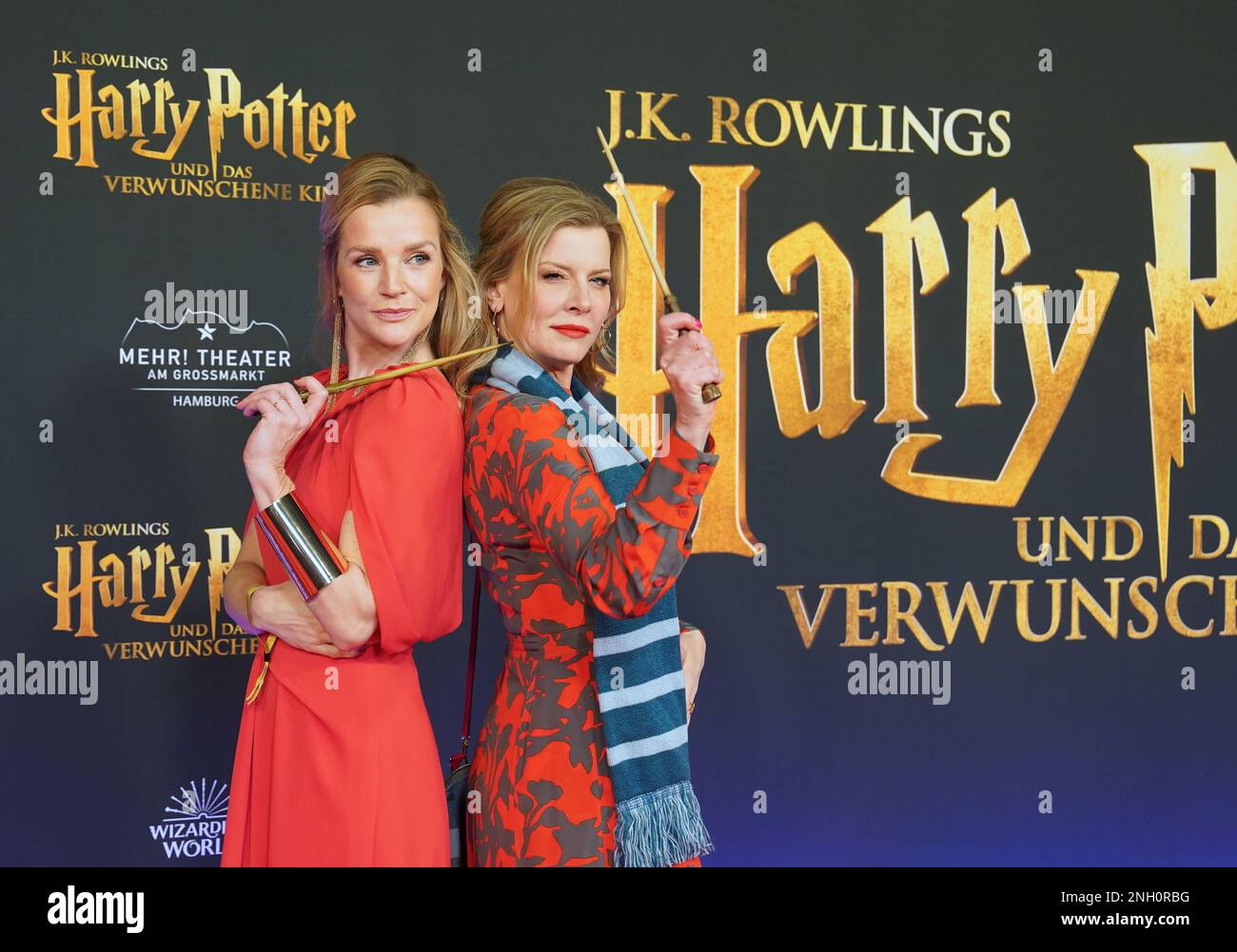 Hamburg, Germany. 19th Feb, 2023. Actress Kim-Sarah Brandts (l) and ...