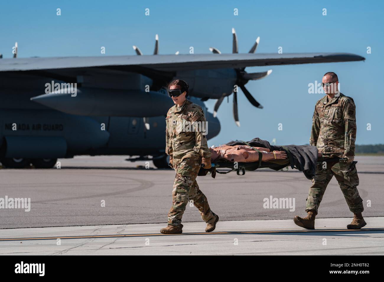 Airman and nurse hi-res stock photography and images - Alamy