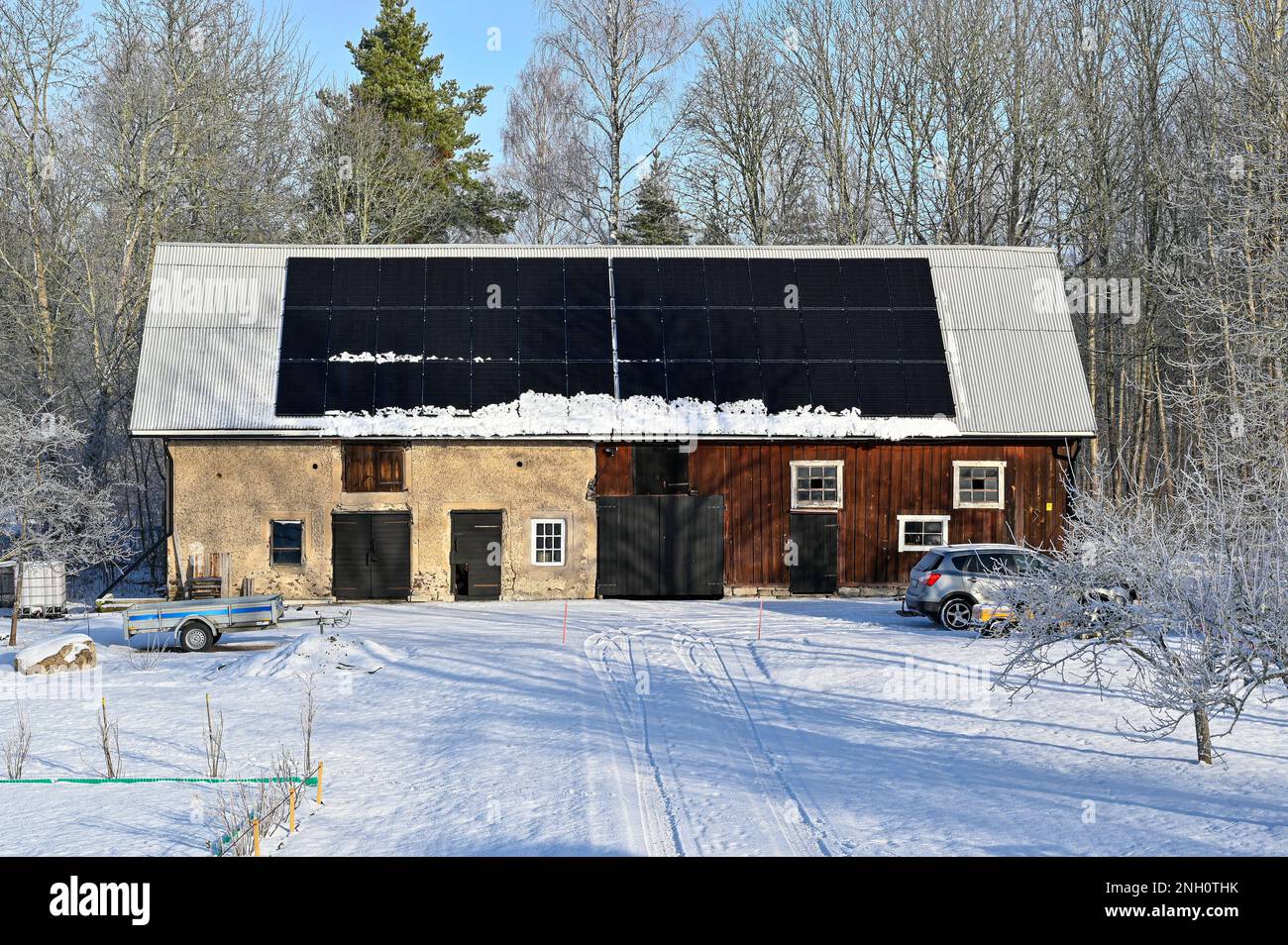 solar panels on barn roof a cold winter day Stock Photo - Alamy