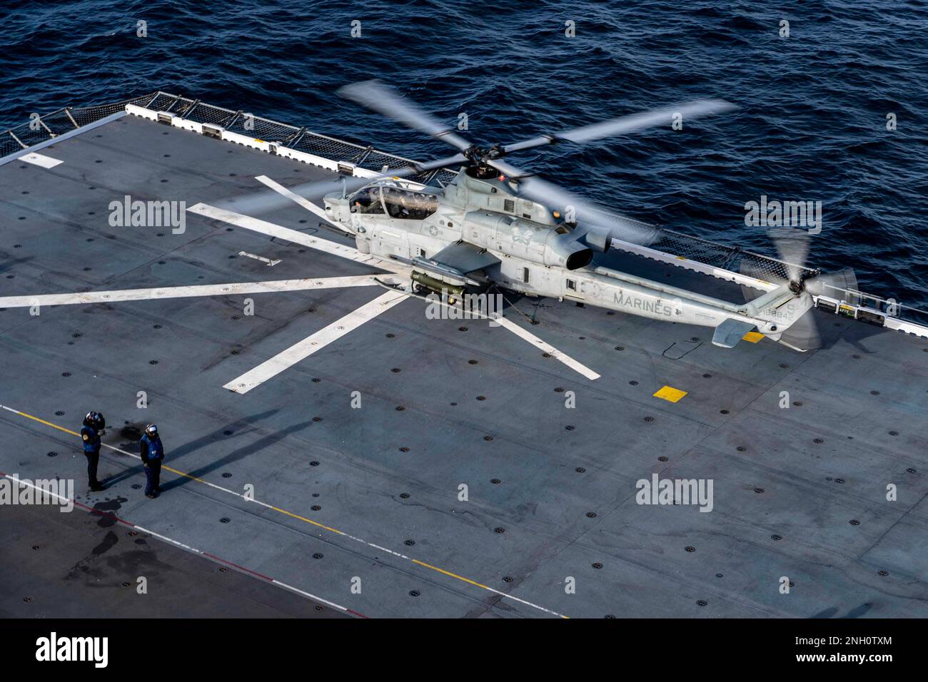 A U.S. Marine Corps AH-1Z Viper with Marine Light Attack Helicopter ...