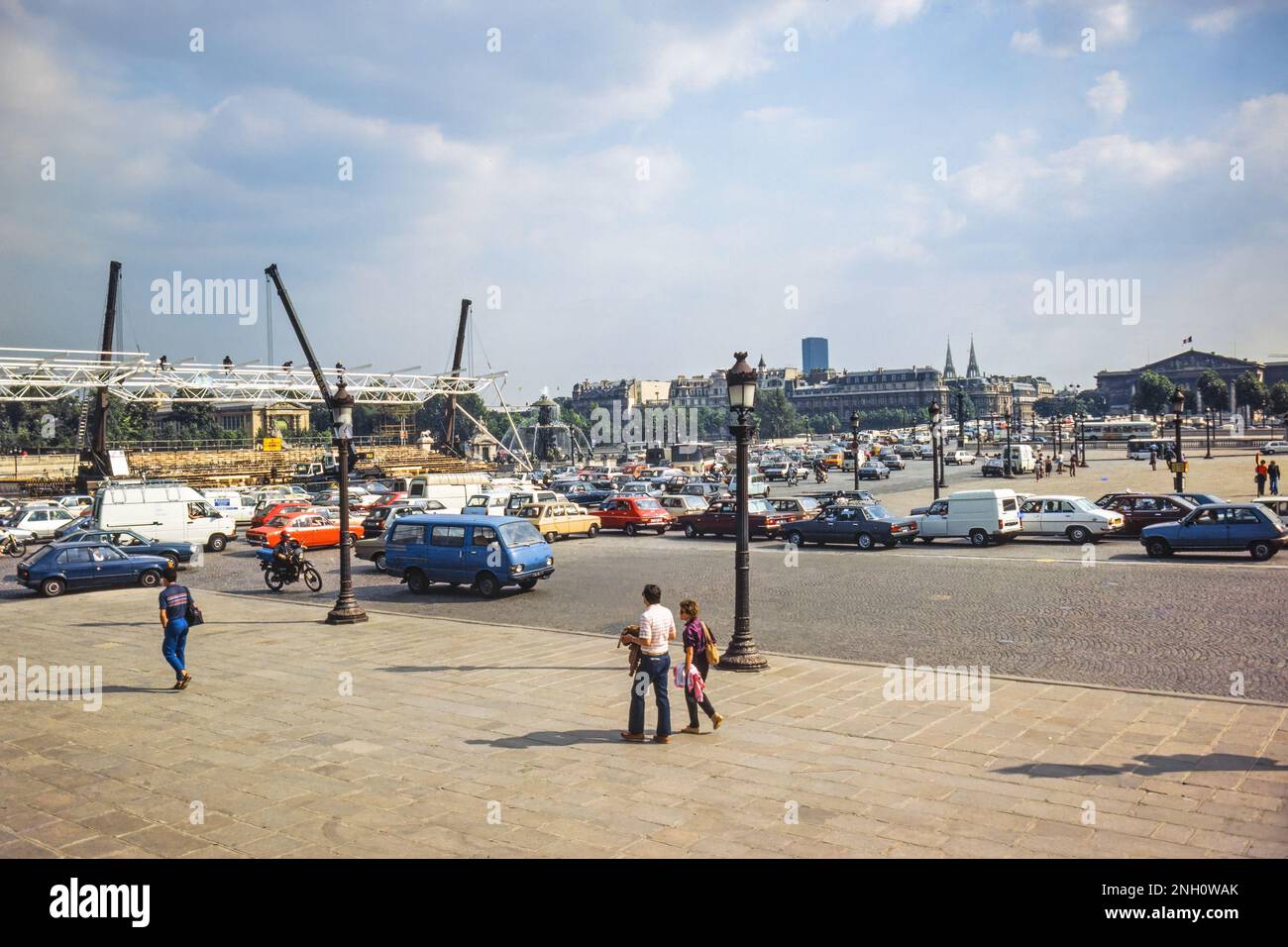 Traffic jam in Paris in the 80s Stock Photo - Alamy