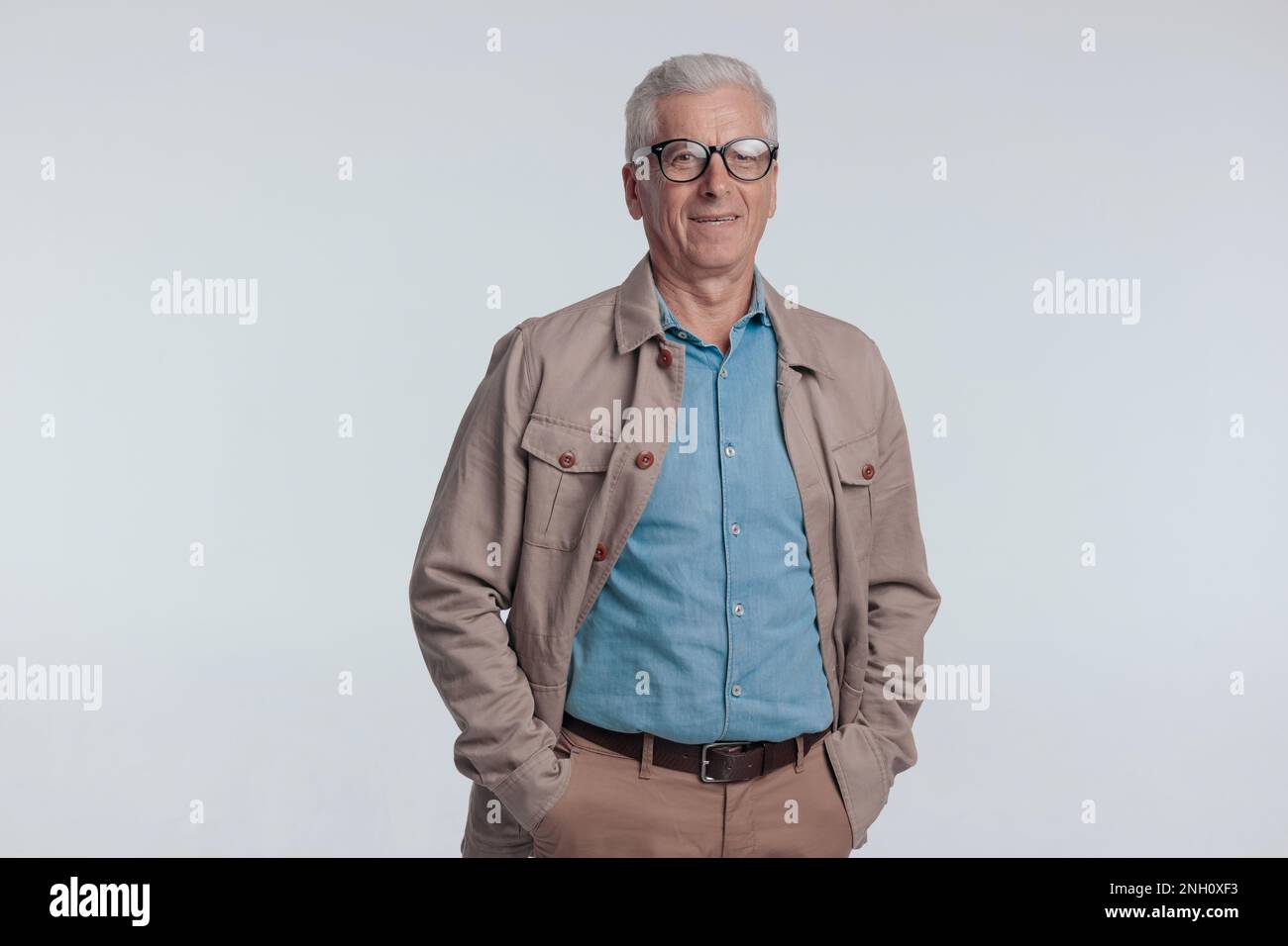 Man wearing beige jacket hi-res stock photography and images - Alamy