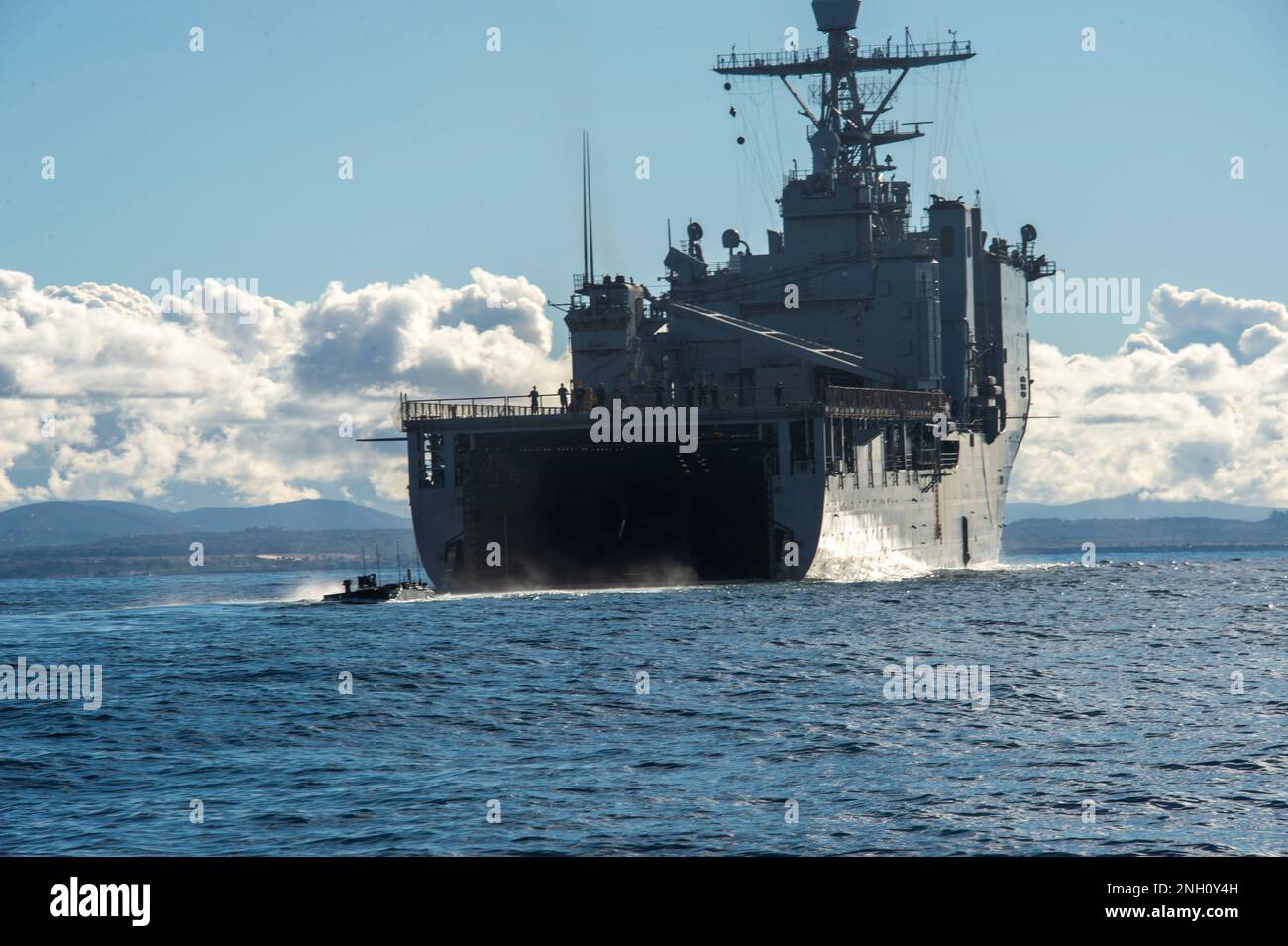 PACIFIC OCEAN (Dec. 5, 2022) – An Amphibious Combat Vehicle (ACV ...