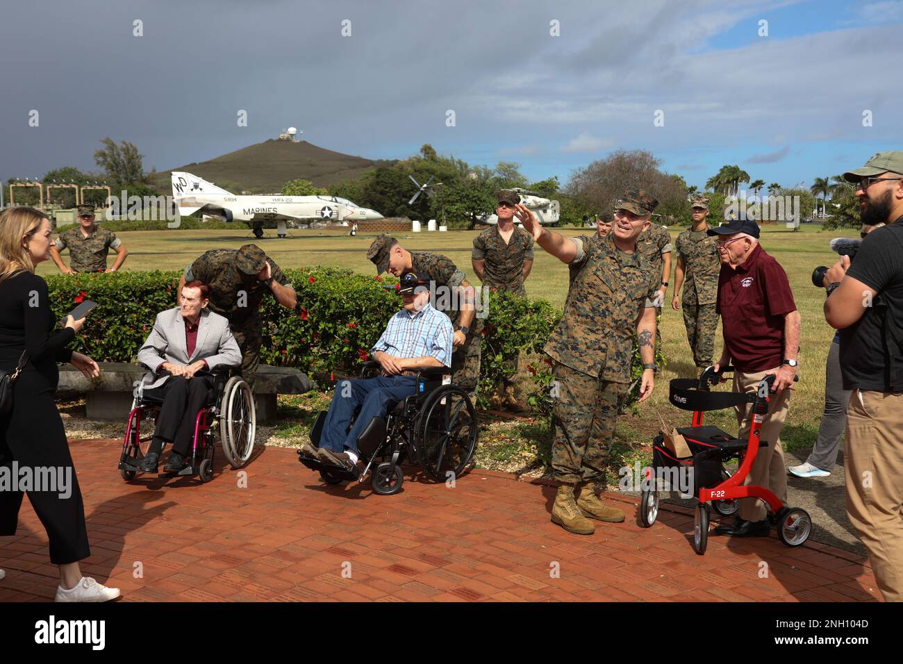 U.S. Marine Corps Base Hawaii hosted World War II veterans Don Graves ...