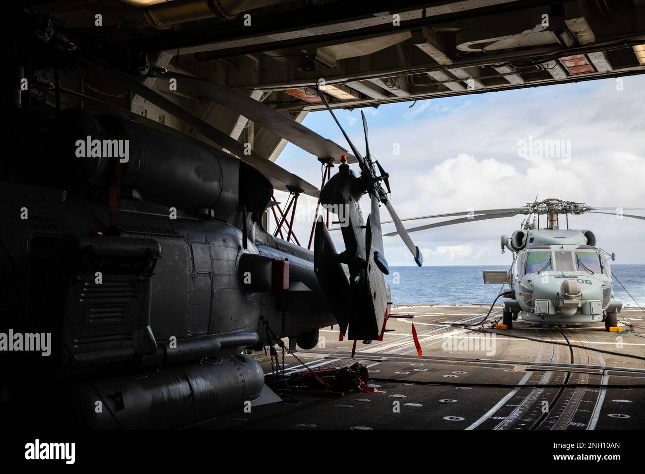 221205-N-YV347-1003 PACIFIC OCEAN (Dec. 5, 2022) A U.S. Navy MH-60R Sea ...