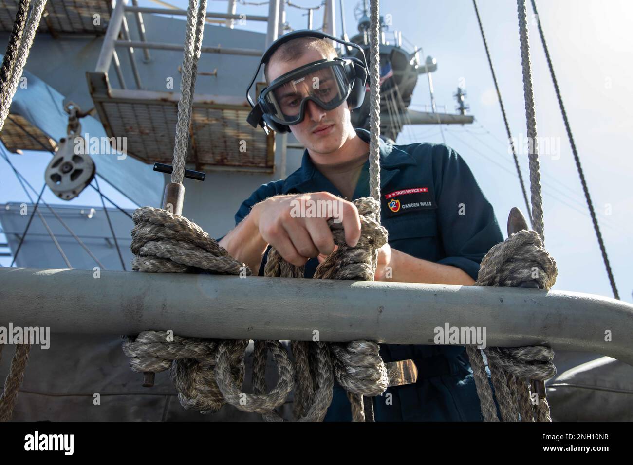 221205-N-IV962-1036 PACIFIC OCEAN (Dec. 5, 2022) – Quartermaster Seaman ...