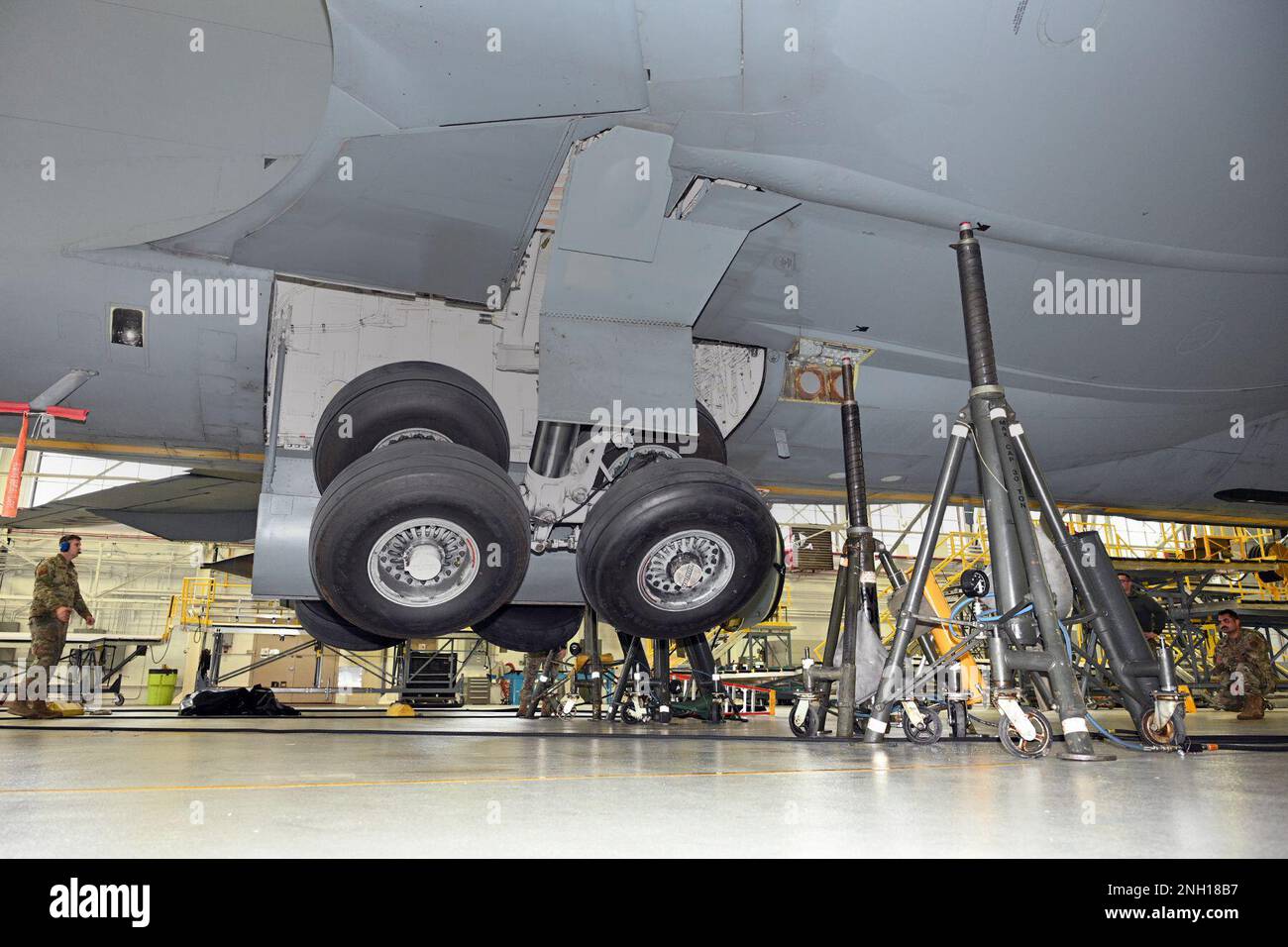 Airmen from the 127th Air Refueling Group, Selfridge Air National Guard ...