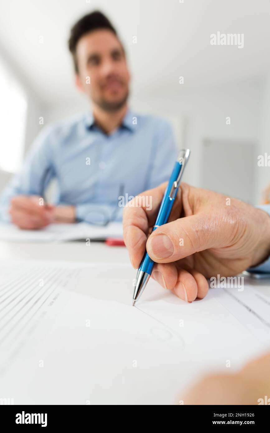 Car insurance meeting agent hi-res stock photography and images - Alamy