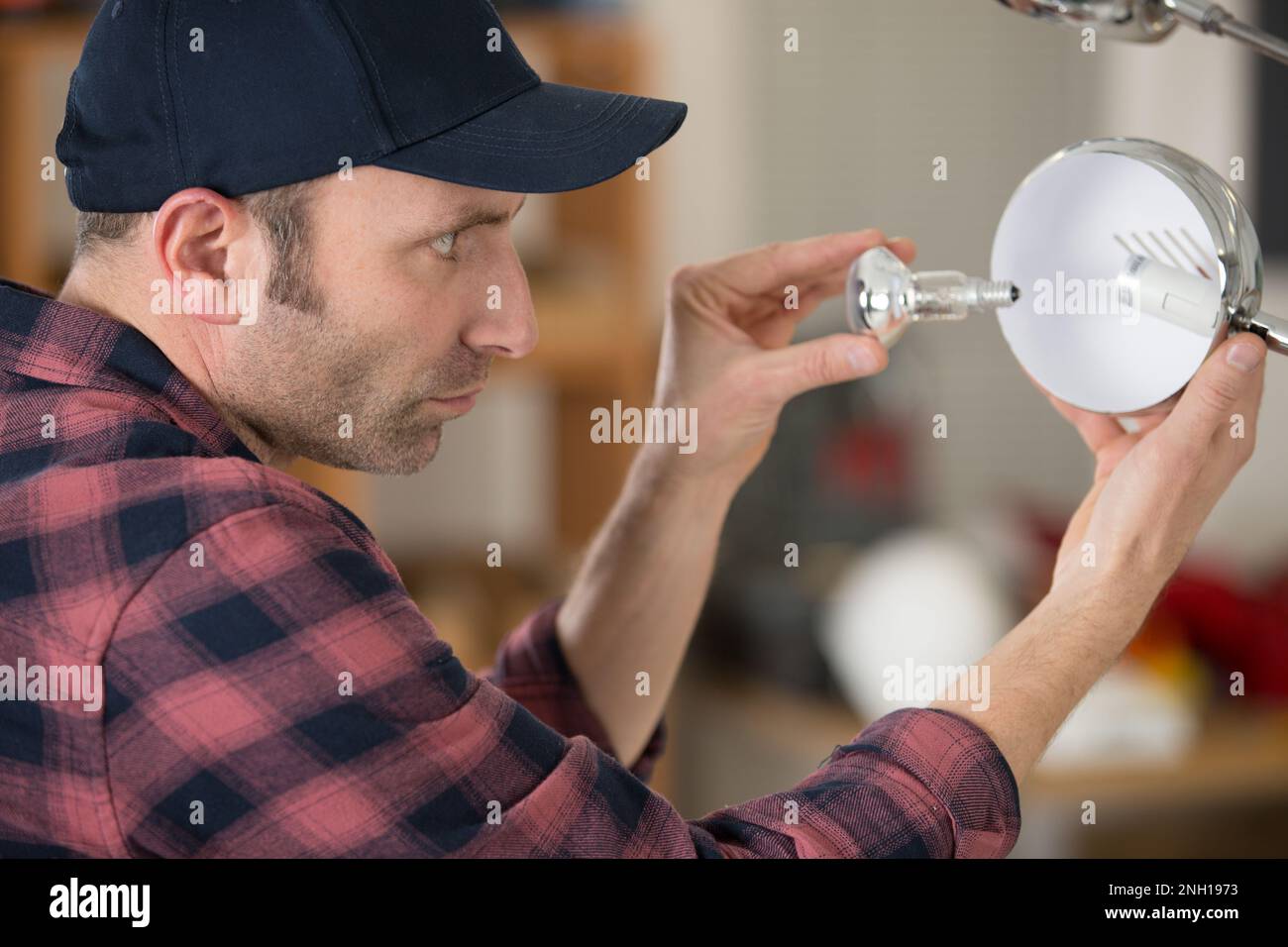Light bulp hi-res stock photography and images - Alamy