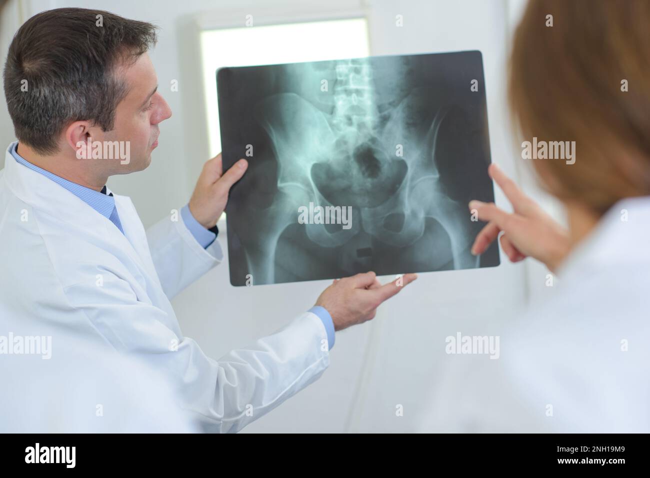 student and teacher in medical class - x-ray Stock Photo - Alamy