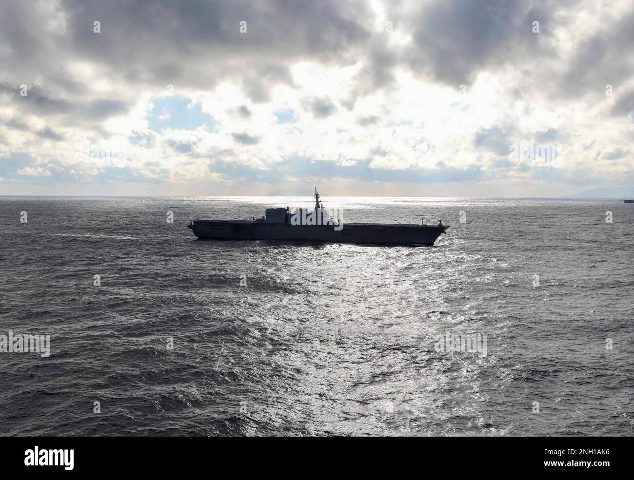 221206-N-FO714-1140 PHILIPPINE SEA (Dec. 6, 2022) The Japan Maritime ...