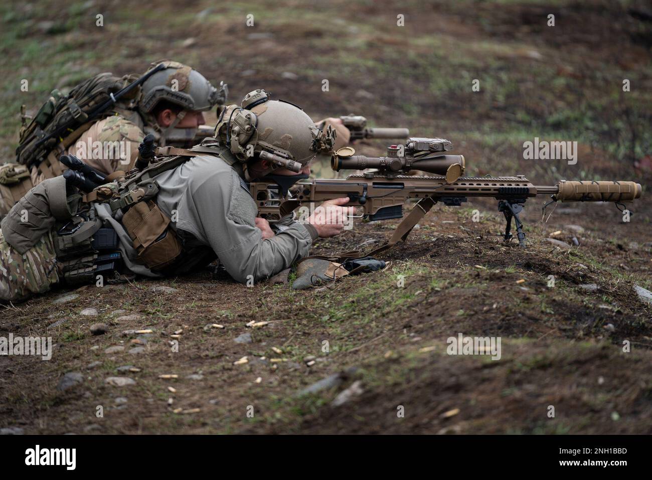 Green Berets assigned to 1st Special Forces Group (Airborne), work ...