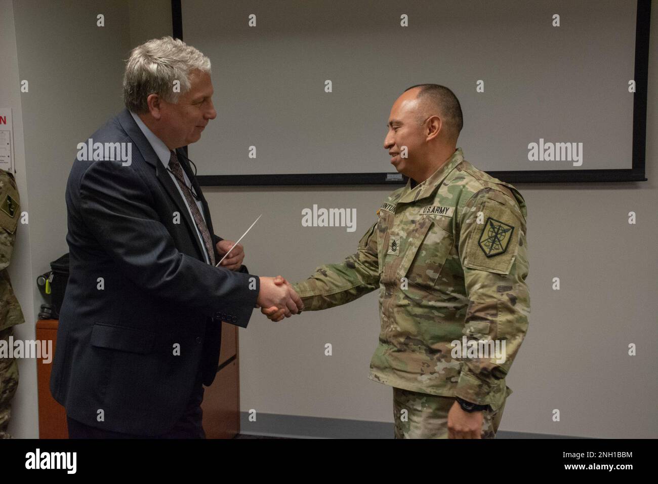 Integrated personnel and pay system army hi-res stock photography and ...
