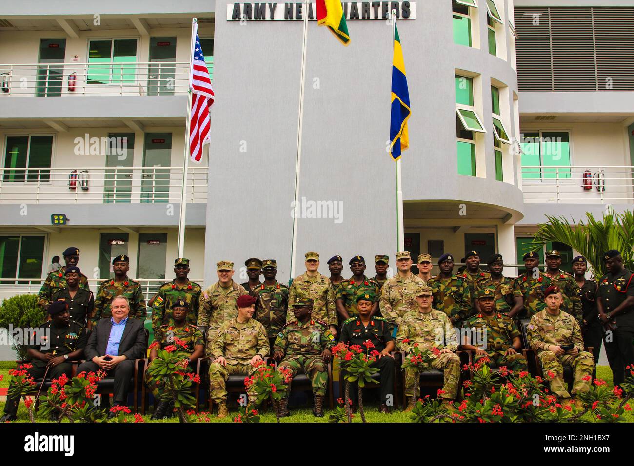 Leaders from the Ghana Armed Forces army staff and leaders from U.S ...