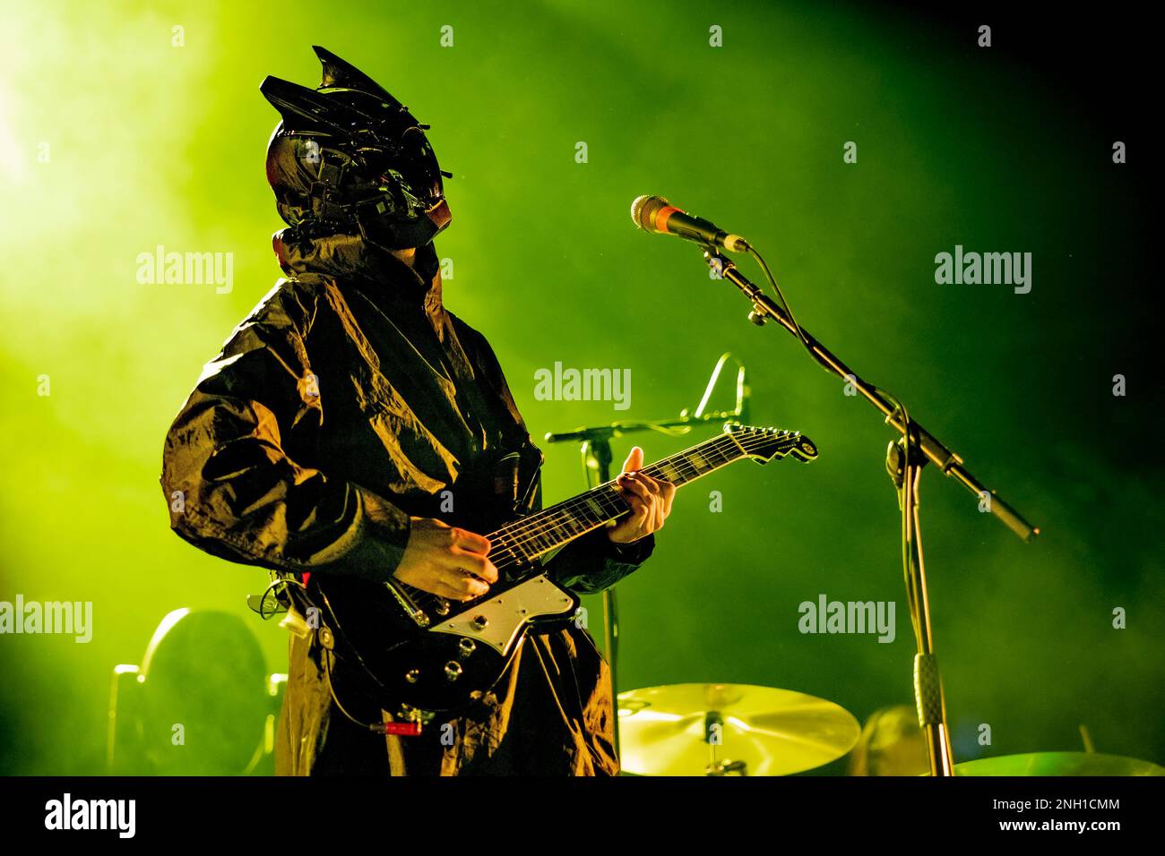 Static dress band hi-res stock photography and images - Alamy