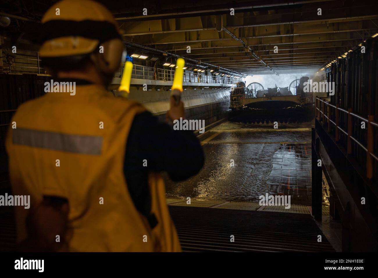 221207-N-VS068-1324 PHILIPPINE SEA (Dec. 7, 2022) – Boatswain’s Mate ...