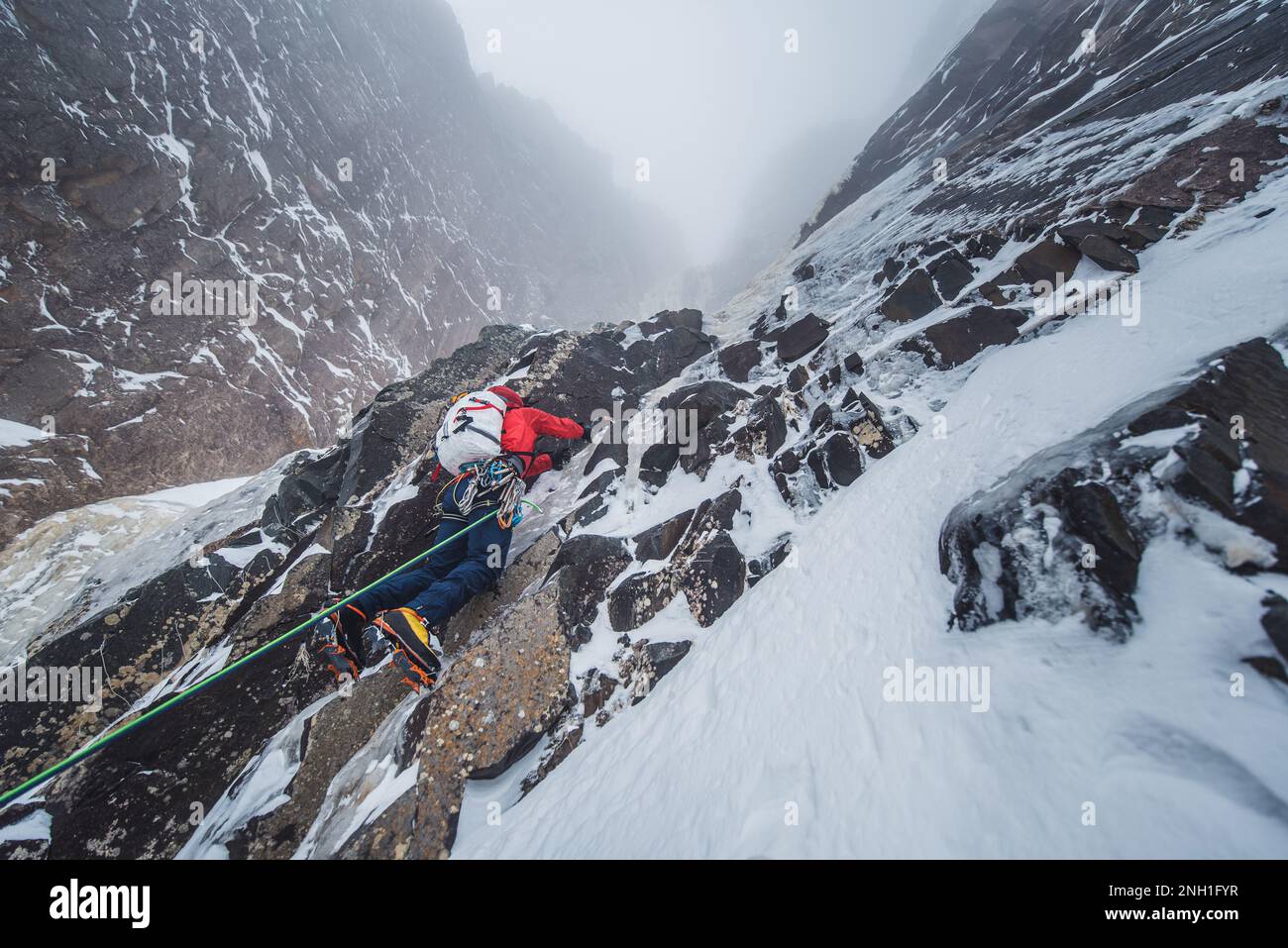 Icewhite mountains hi-res stock photography and images - Alamy