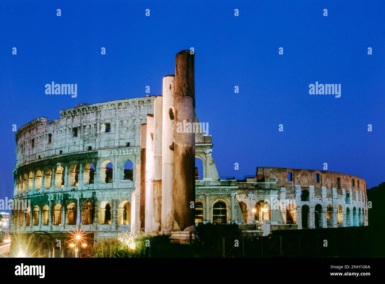 The colosseum structure hi-res stock photography and images - Alamy