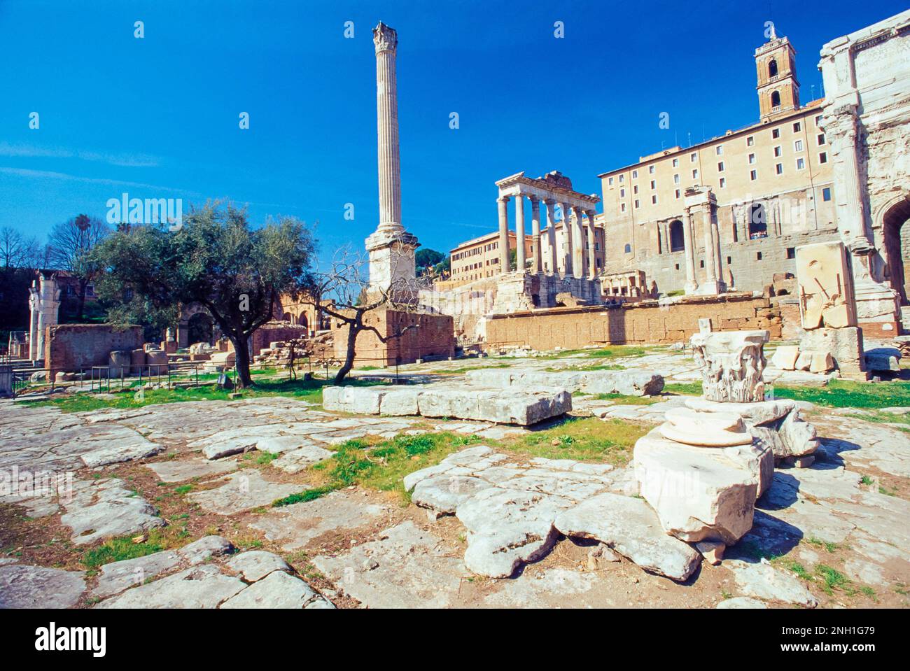 Fori imperiali ruins hi-res stock photography and images - Alamy