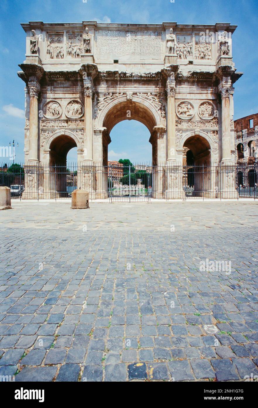 Piazza farnese tour hi-res stock photography and images - Alamy