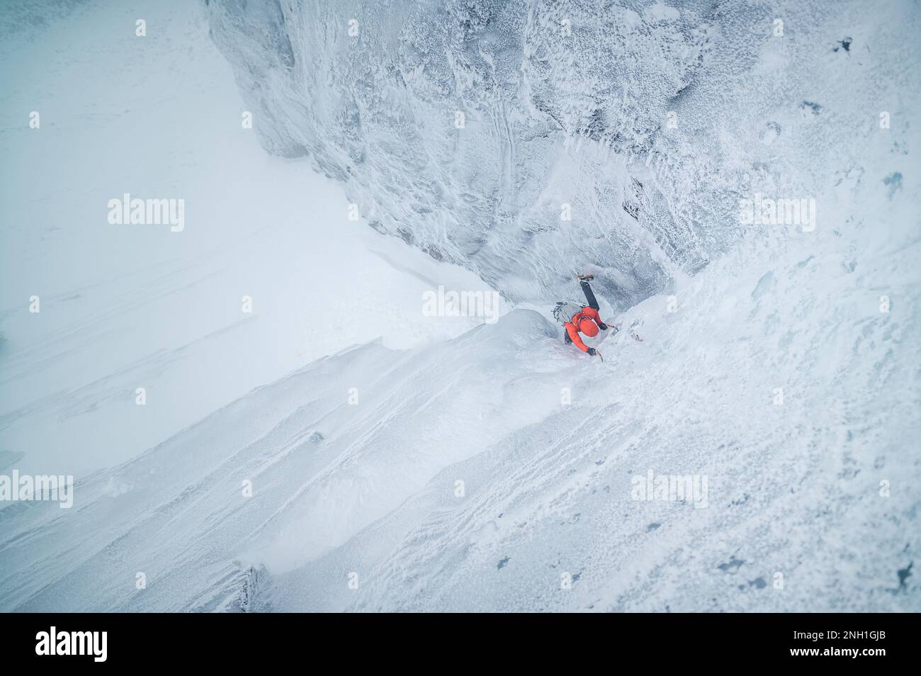 Ice cliff climber man hi-res stock photography and images - Alamy