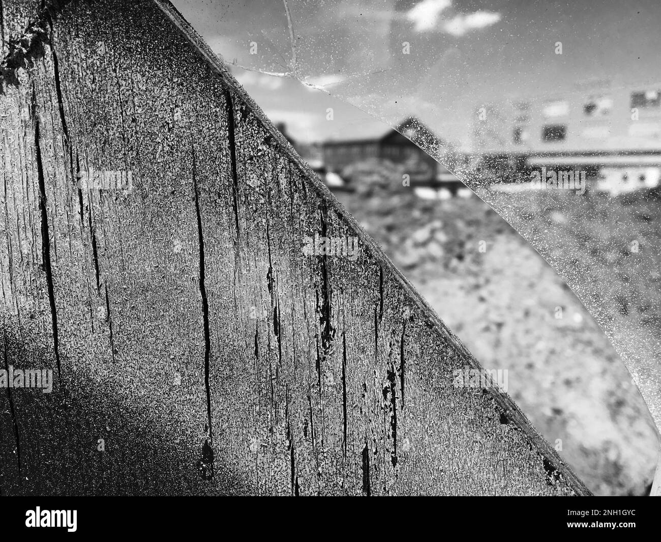 Weathered cracking plywood hi-res stock photography and images - Alamy