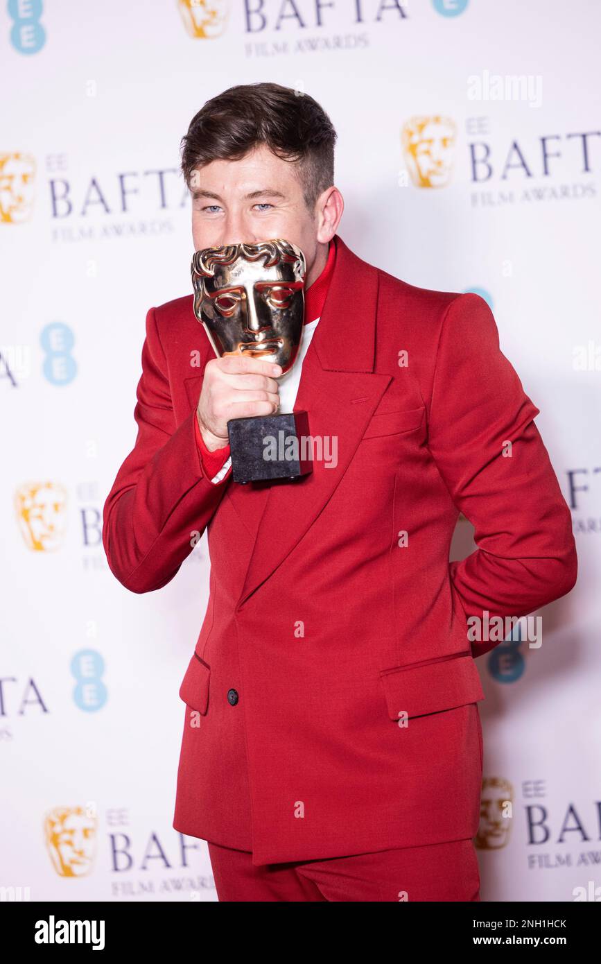 Barry Keoghan poses for photographers with the Supporting Actor award for 'The Banshees of ...