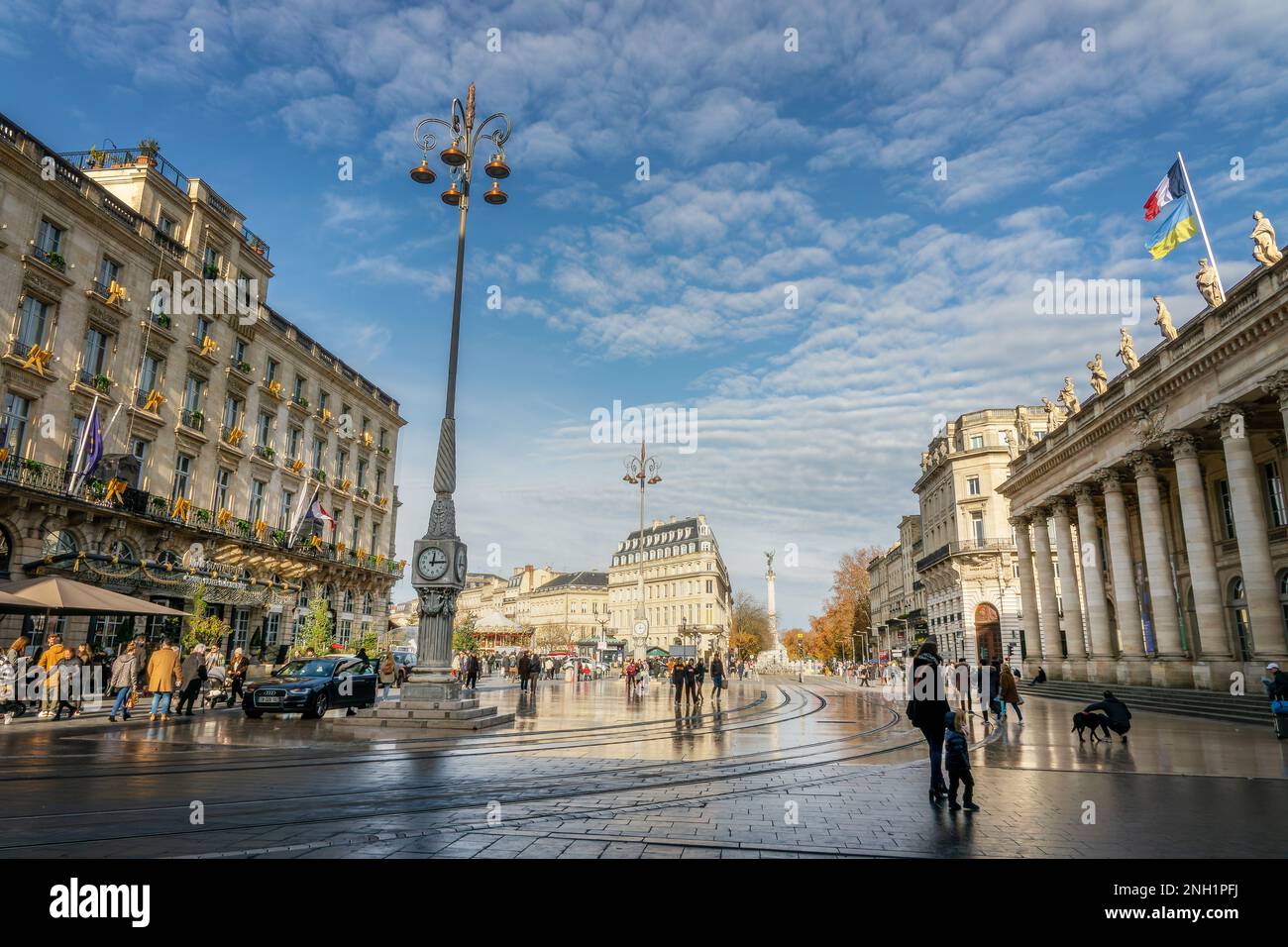 Place de la Comédie with the opera in Bordeaux, France Stock Photo - Alamy