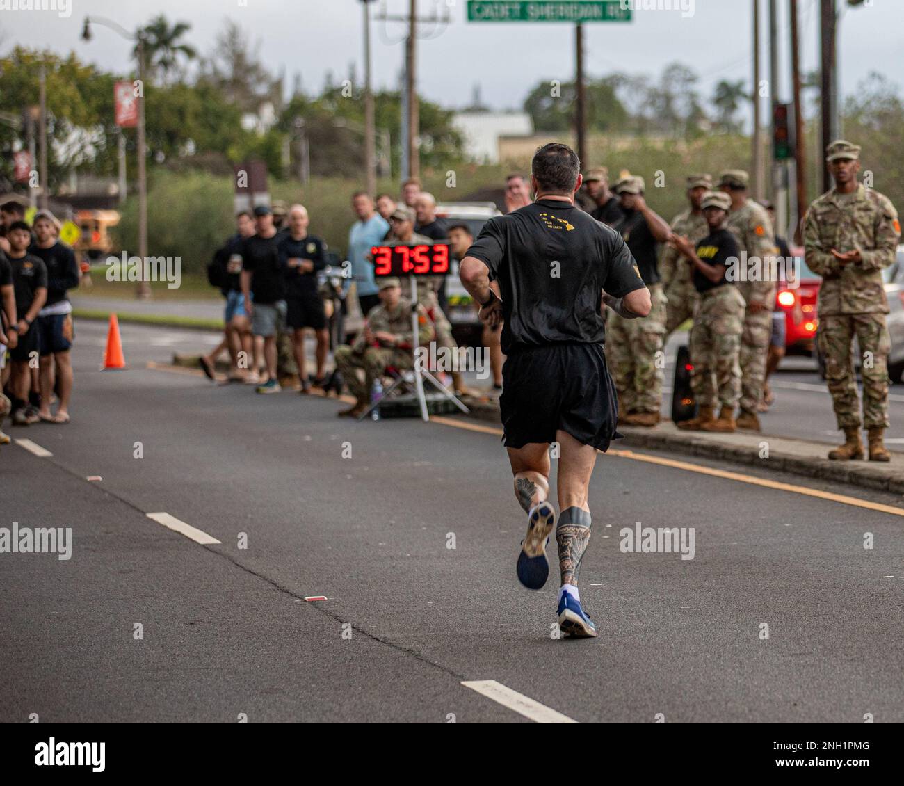 U.S. Army Soldier from the 25th Infantry Division conduct the annual ...