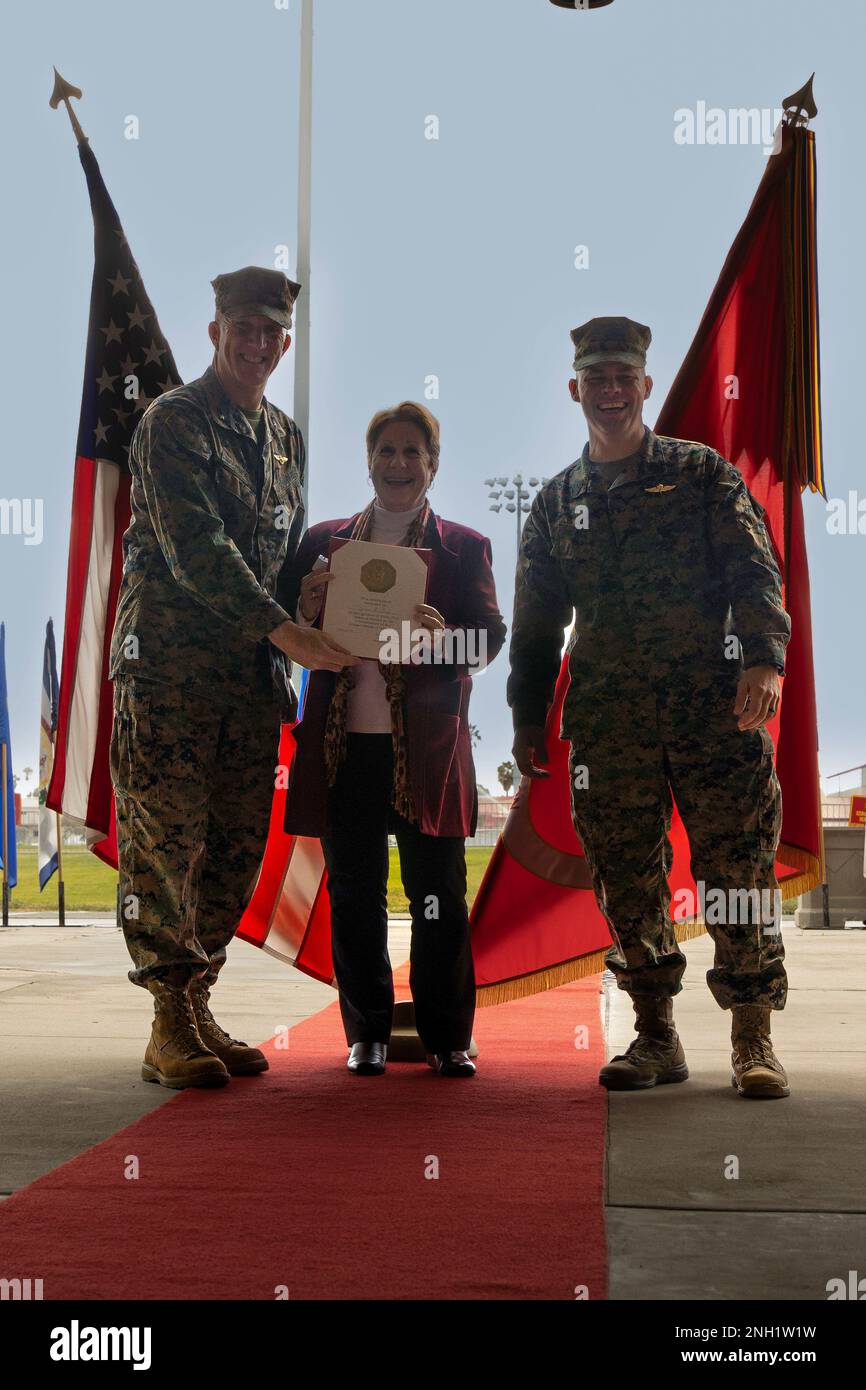 Civilian length of service award hi-res stock photography and images ...