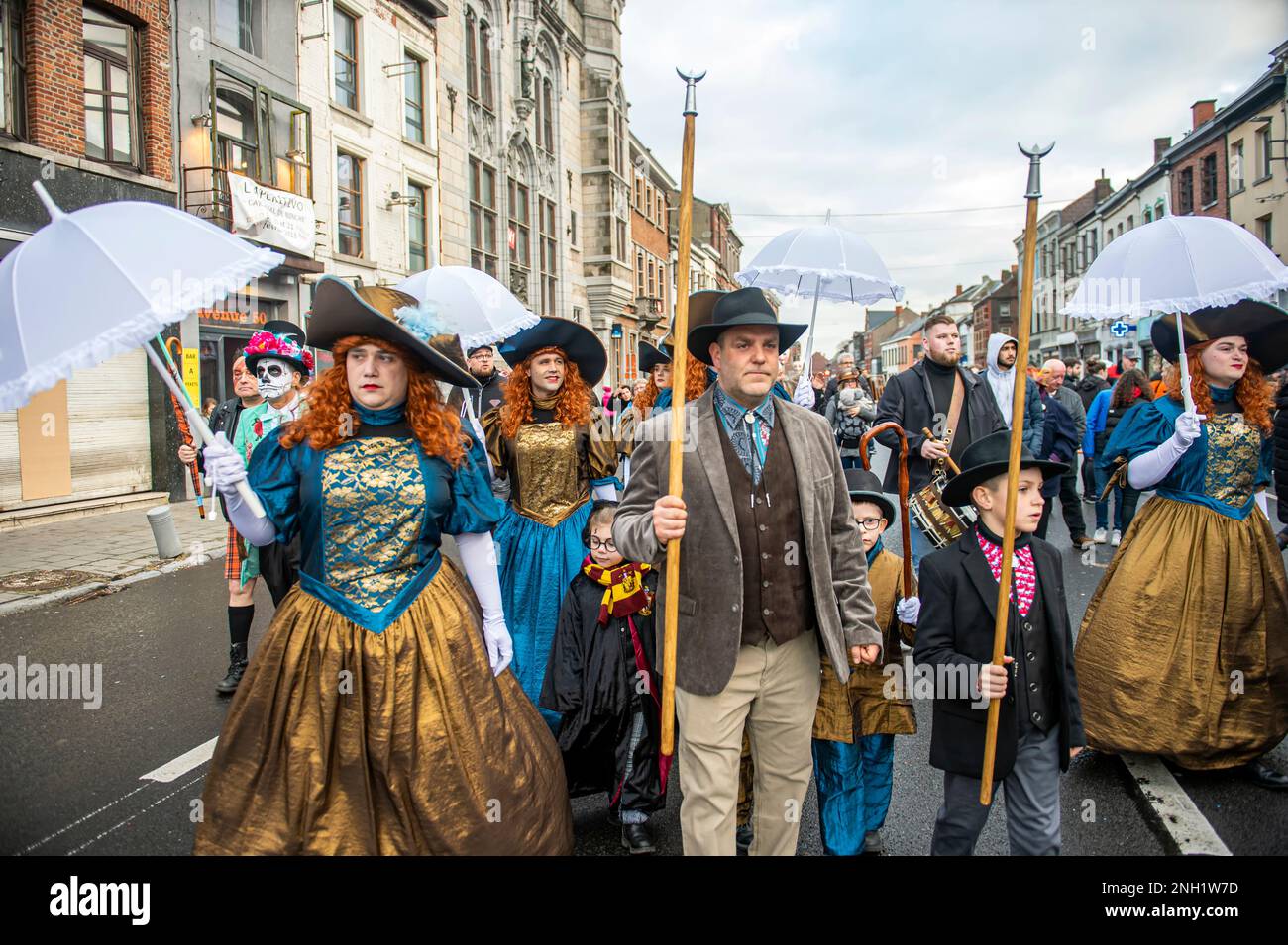 Carnaval de Binche dimanche gras Stock Photo - Alamy