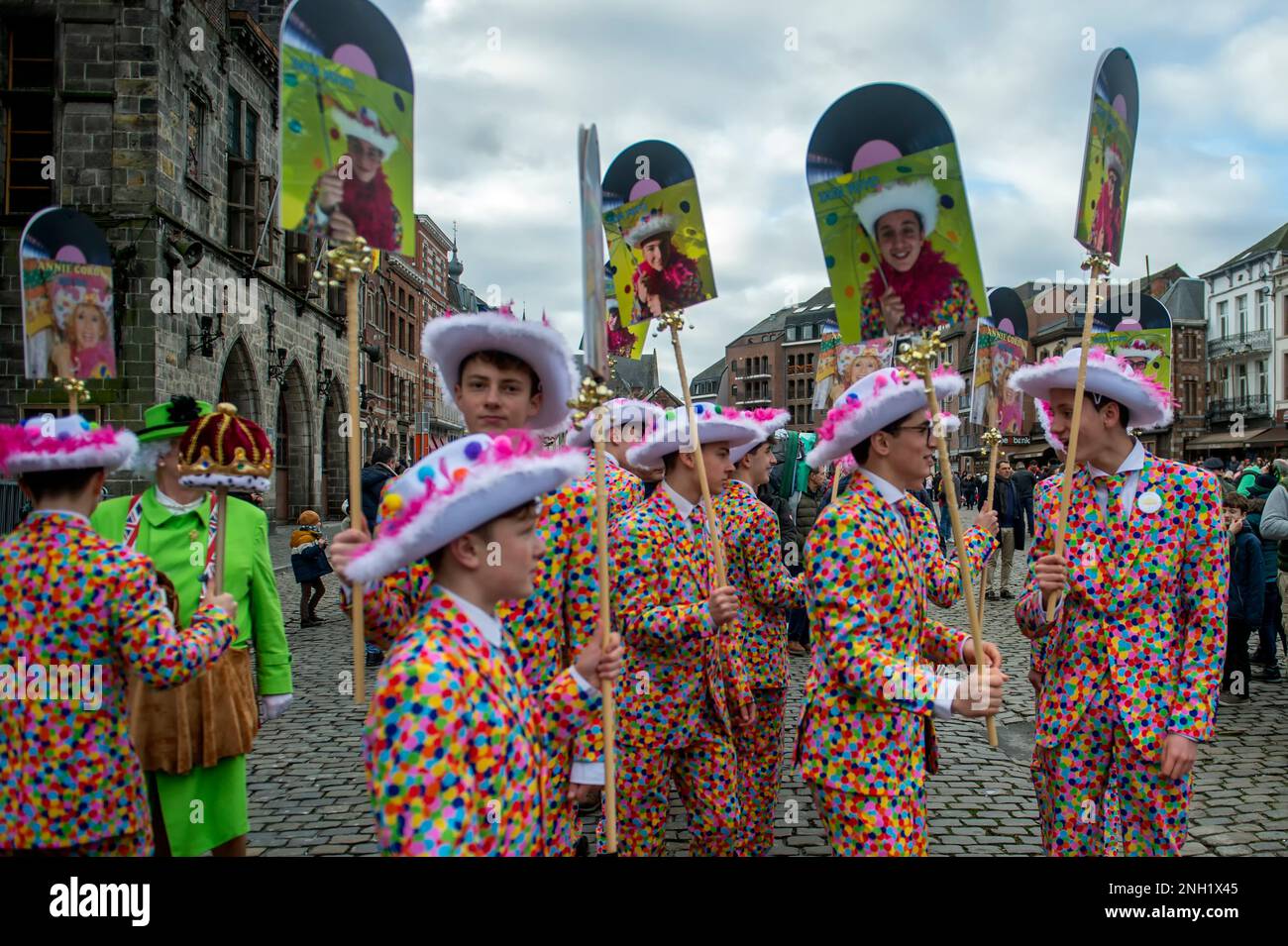 Carnaval de Binche dimanche gras Stock Photo - Alamy