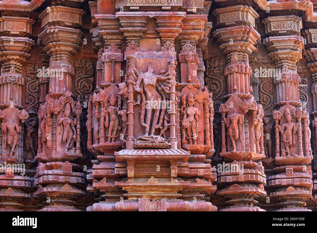Carving Sculpture of Hindu God and Goddess on the Nilkantheshwara ...