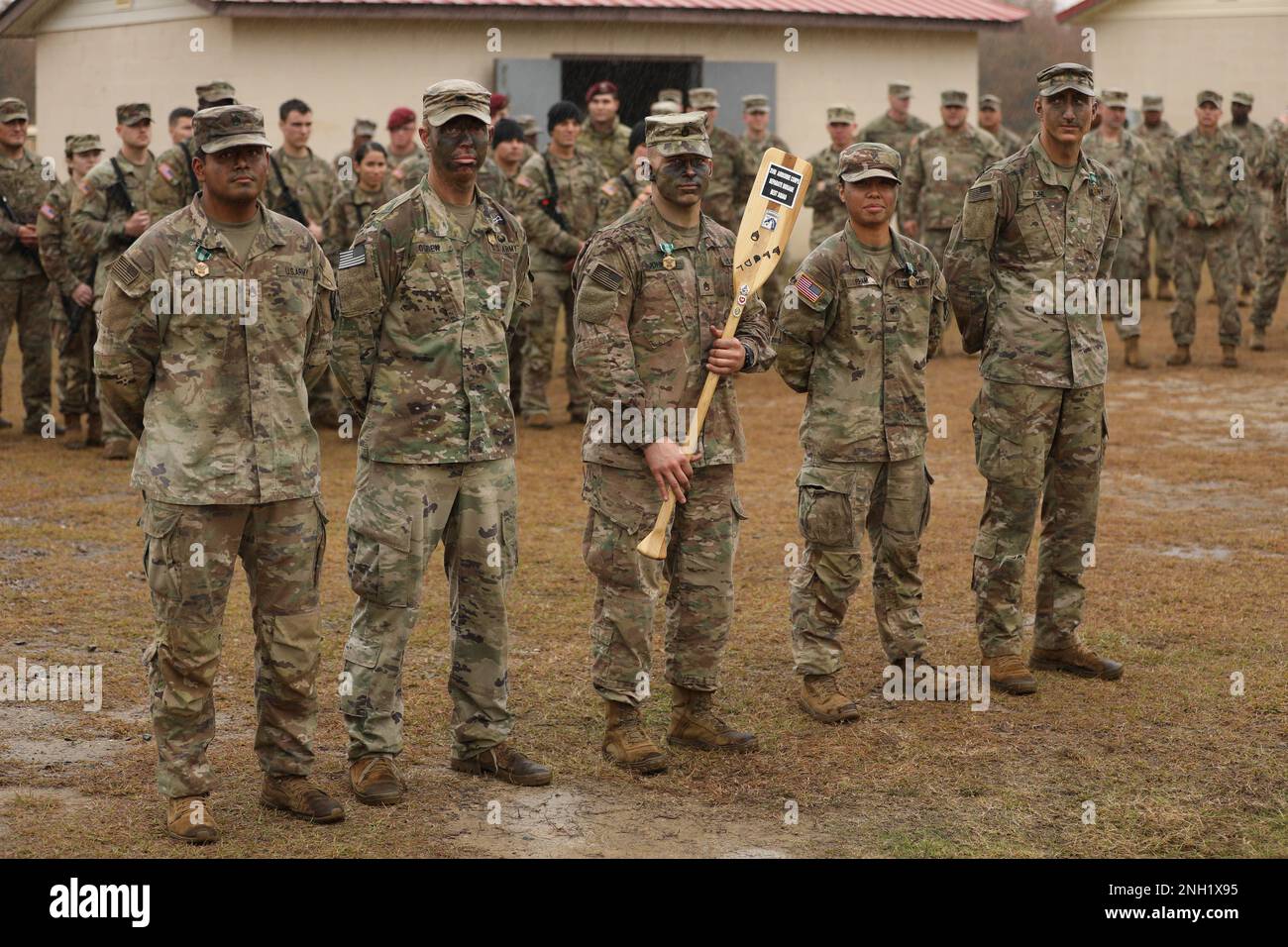 U.S Army soldiers from 18th Field Artillery stand for their victory ...