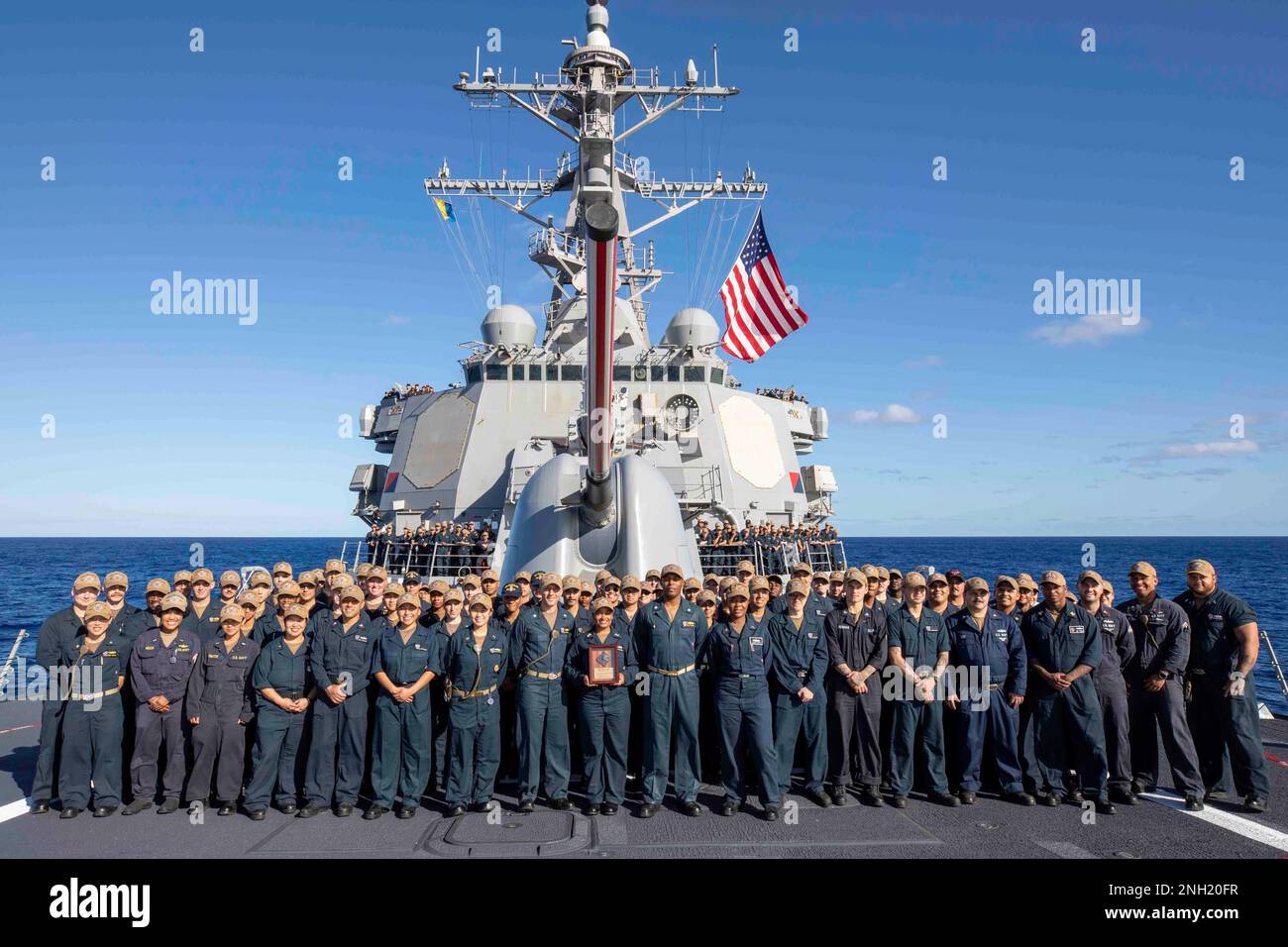 221207-N-SN516-4070 PACIFIC OCEAN (Dec. 7, 2022) U.S. Navy Sailors ...